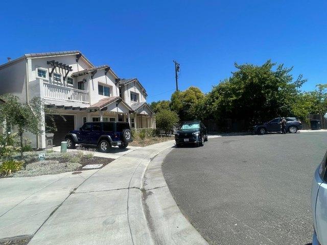 44 Lake House Ct, Sacramento, CA 95828