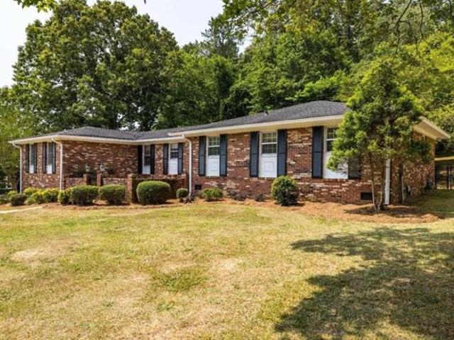 44 Lakeview Dr, Lindale, GA 30147