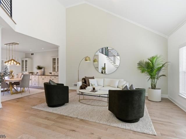 44 Linberger Dr
