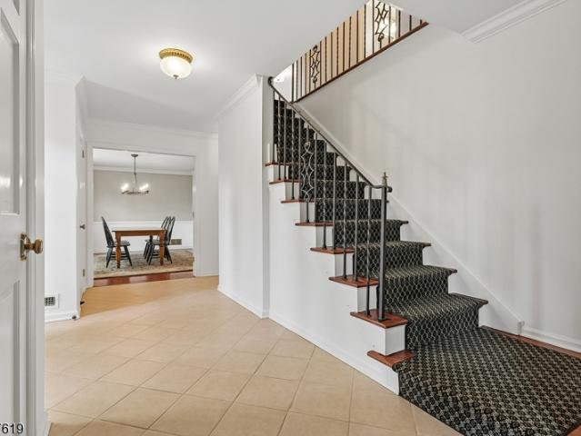 44 Londonderry Way
