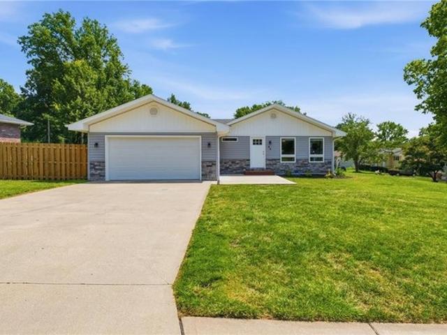 44 Maple Dr, Platte City, MO 64079