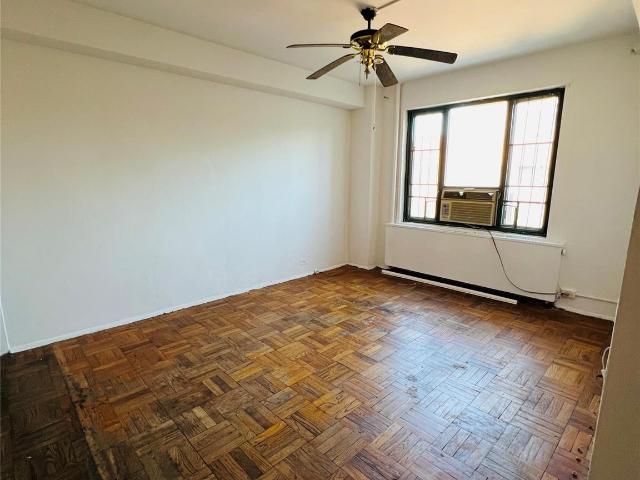 44 Metropolitan Oval 7C