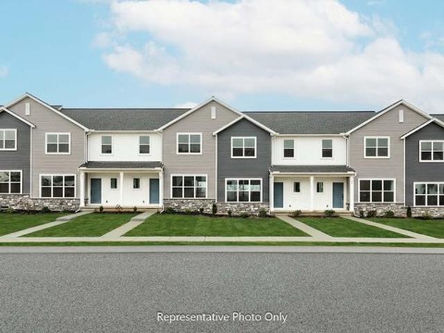 44 N Conifer Dr, Elizabethtown, PA 17022
