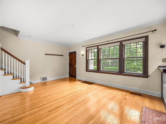 44 N Spring Avenue