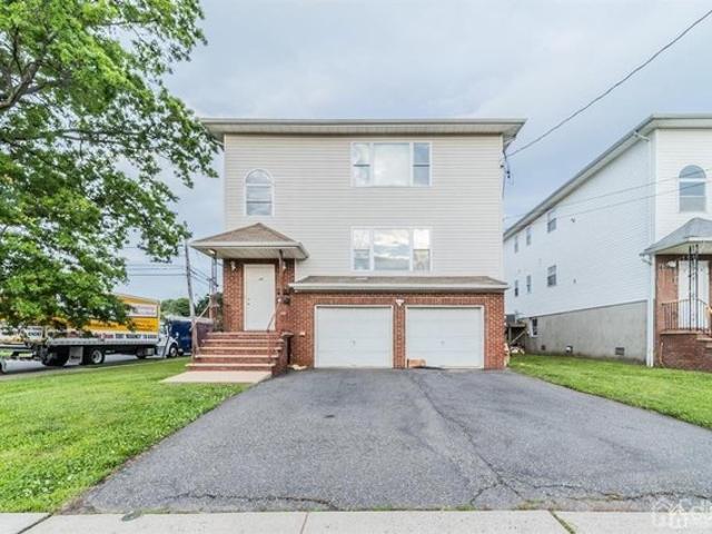 44 N Whittier St, Carteret, NJ 07008