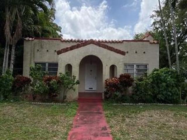 44 NE 88th St, El Portal, FL 33138