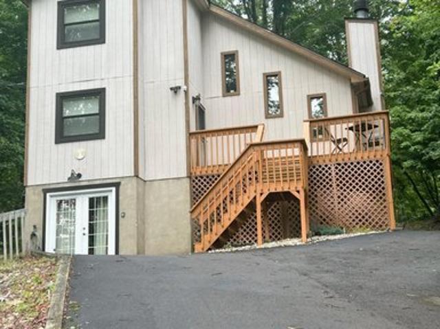 44 Northgate Ct S, Lake Ariel, PA 18436