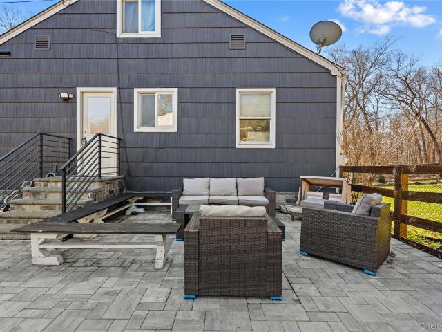44 Oakridge Road