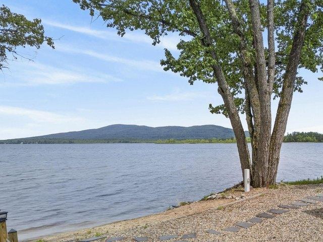 44 Ossipee Lake Dr, Ossipee, NH 03814