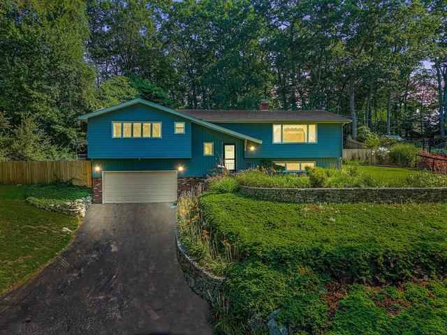 44 Overlook Rd, Ledyard, CT 06335