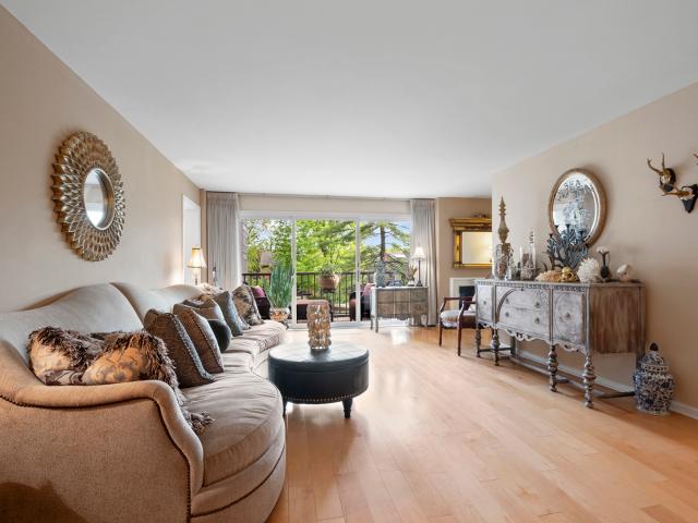 44 Park Ln, Unit 223, Park Ridge, IL 60068 | MLS #12634 | Compass