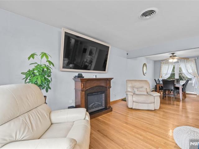 44 Parkway Avenue