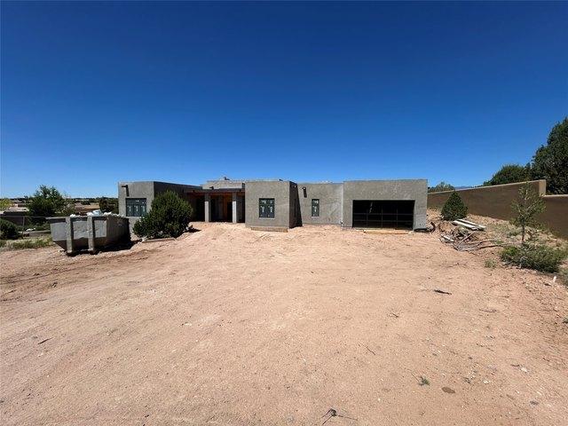 44 Paseo Aragon, Santa Fe, NM 87506