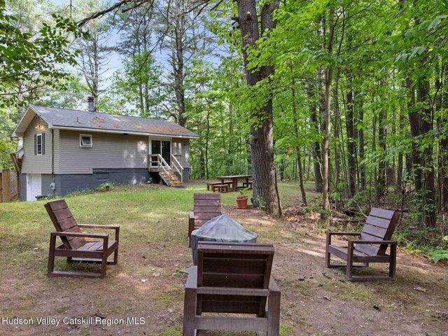 44 Pine Creek Dr, Catskill, NY 12414