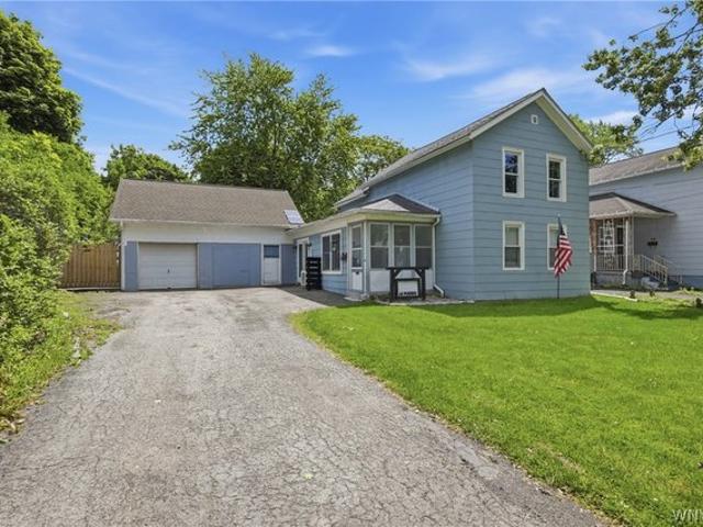 44 Pound St, Lockport, NY 14094