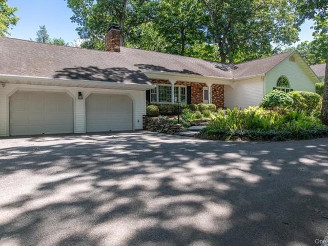 44 Pleasant Ridge Dr, Poughkeepsie, NY 12603