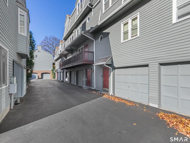 44 Pleasant St, Unit 9, Stamford, CT 06901 | MLS #24160 | Compass