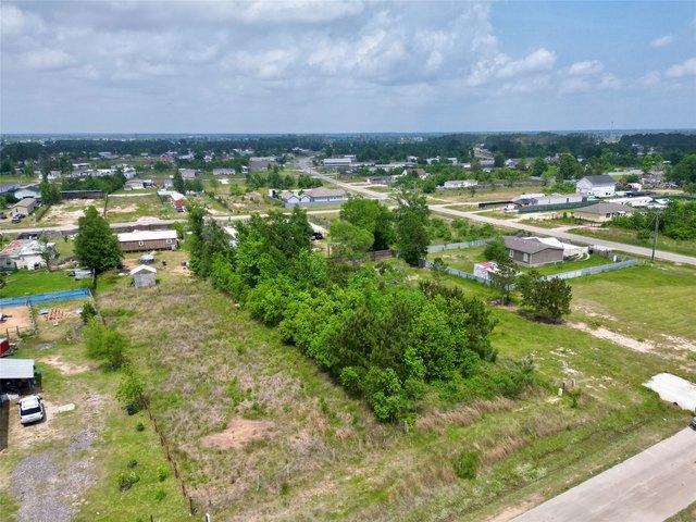 44 Road 5243, Cleveland, TX 77327