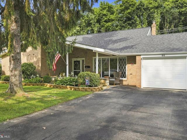 44 S Brookside Road
