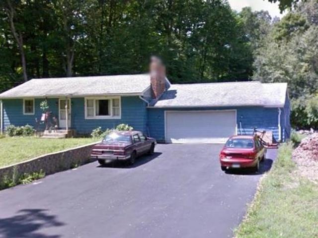 44 Sexton Hollow Rd, Canton, CT 06019