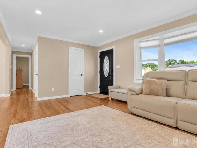 44 Shirley Boulevard