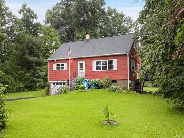 44 Somerset Ln, Putnam Valley, NY 10579