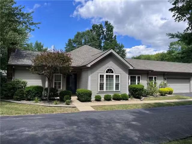 44 STONE RIDGE BLVD, HERMITAGE, PA 16148 Condo/Townhome For Sa.