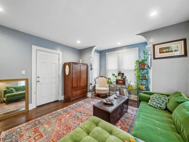 44 State St