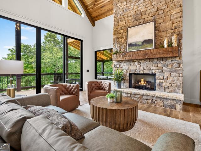44 Staurolite Mountain Road