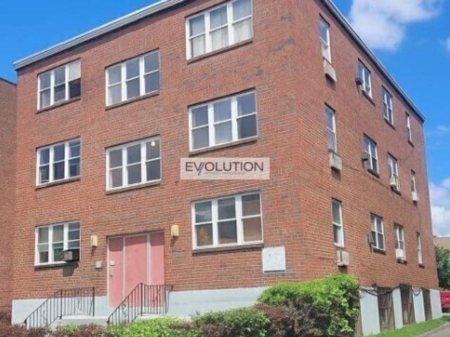 44 Standish St, 2 beds, 1 full bath