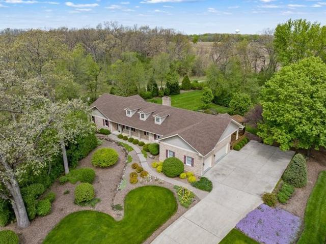44W664 Oakshire Ln, Hampshire, IL 60140