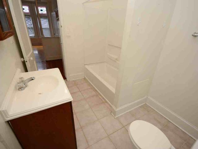 44XX Chestnut Properties 1 Bedroom Apartment for Rent at 4402 Chestnut St, Philadelphia, PA 19104 Spruce Hill