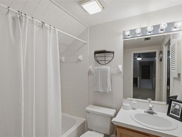 4504 Citation Ln, Unit C, Sarasota, FL 34233 | MLS #A4686