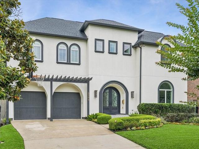 4504 Holly St, Bellaire, TX 77401