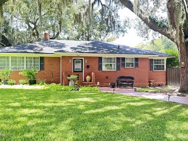 4504 Peachtree Cir E, Jacksonville, FL 32207