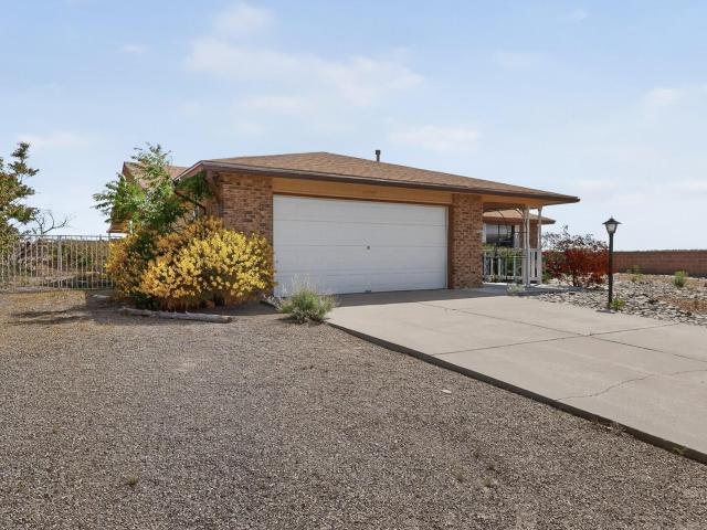 4504 Quartz Drive NE
