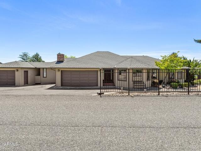 4504 Scenic Dr, Yakima, WA 98908