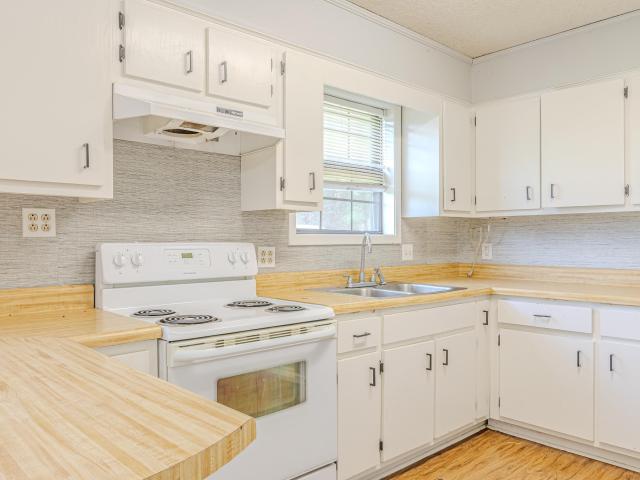 4504 Valley View