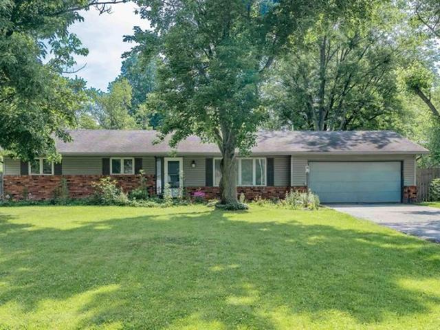 4504 Woodway Dr, Fort Wayne, IN 46835