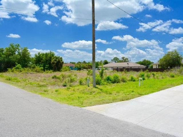 4505/450 th St SW, Lehigh Acres, FL 33973