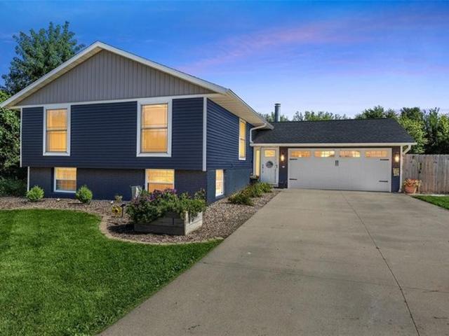 4505 Martin Ct NW, Cedar Rapids, IA 52405