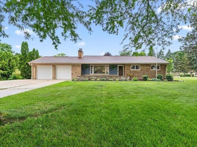 4505 N 133rd St, Brookfield, WI 53005