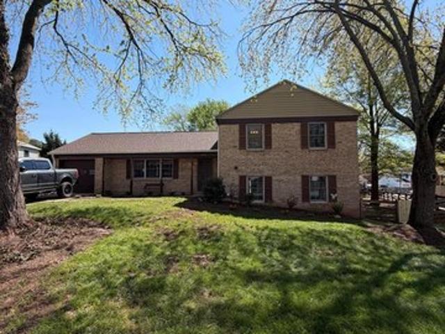 4505 Briarton Dr, Chantilly, VA 20151