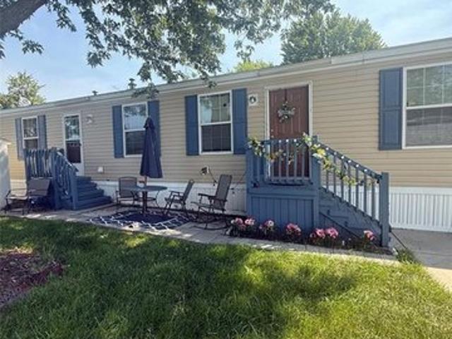 4505 Carlton Rd, Sterling Heights, MI 48310