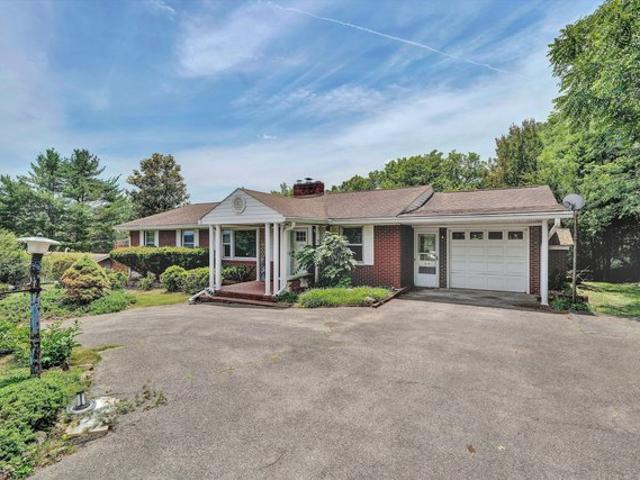 4506 Rosecrest Rd, Roanoke, VA 24018
