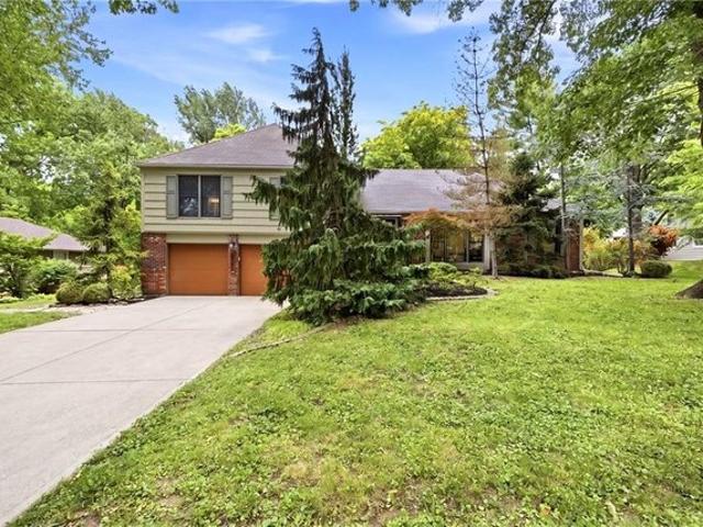 4506 W 93rd Ter, Prairie Village, KS 66207