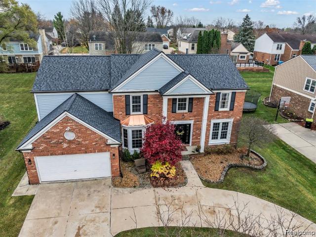 45077 Roundview Drive