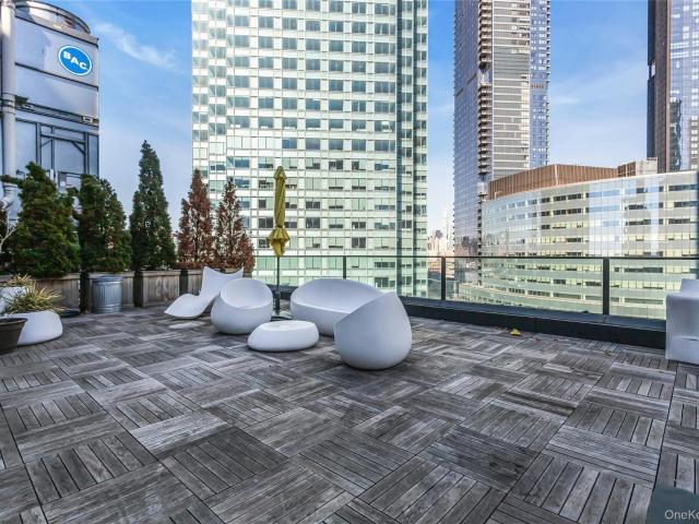 4507 Court Square 11A