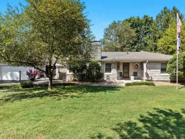 4508 STARLITE LN, LOUISVILLE, KY 40291 Single Family Residence.