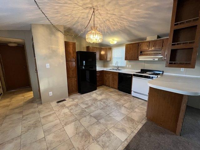4508 W Cornwall Cir, Sterling Heights, MI 48310